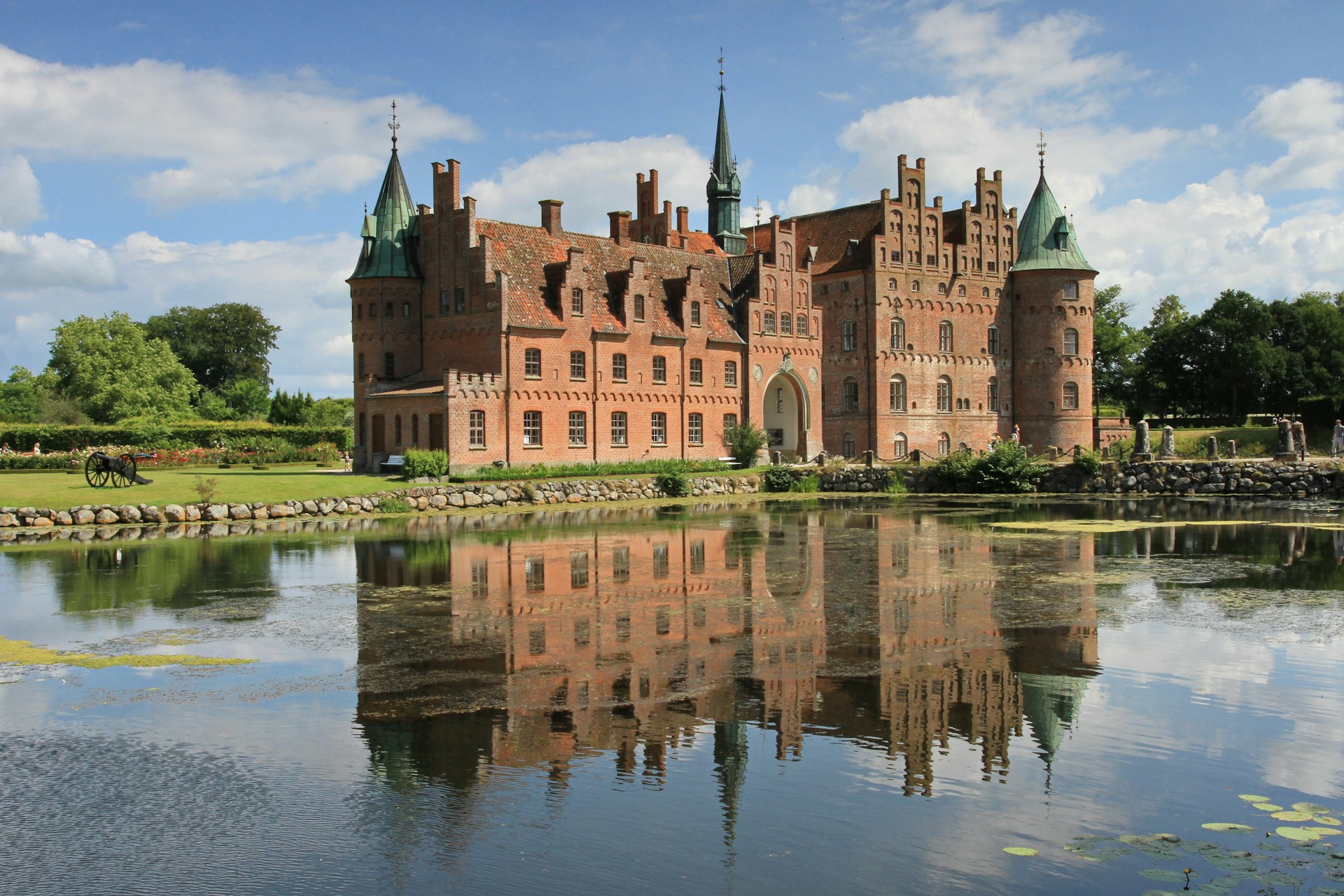 Reiseguide: Egeskov slott på Fyn - ReiseKroken.no