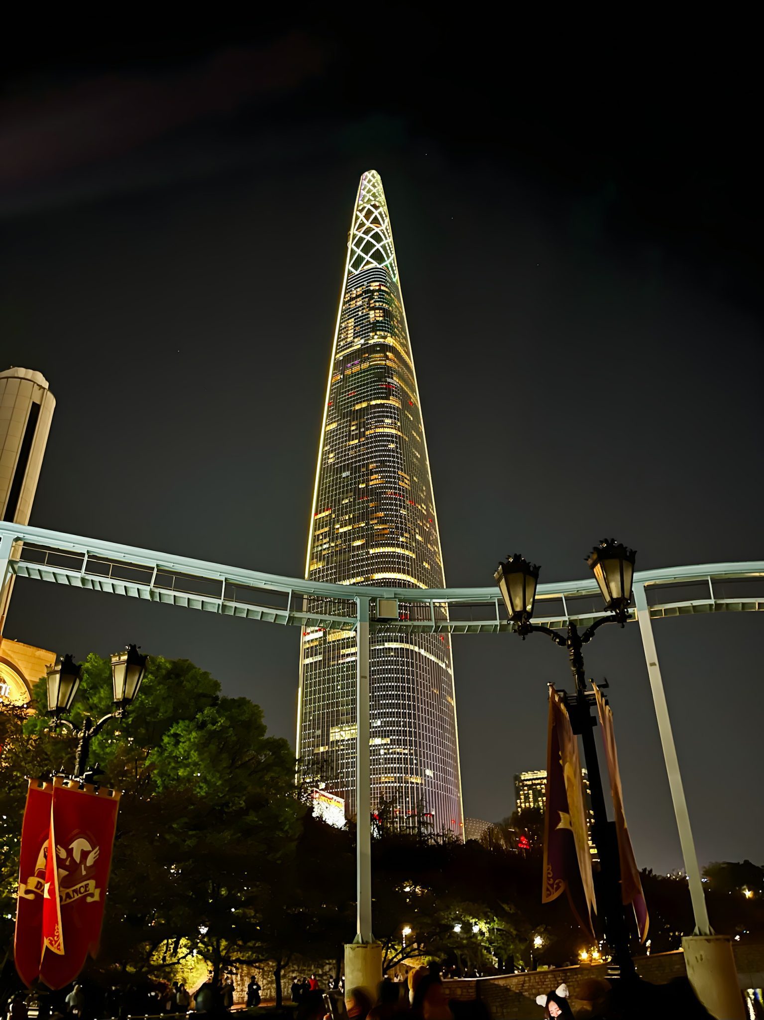 Reiseguide til Lotte World Tower og Sky Bridge i Seoul - ReiseKroken.no