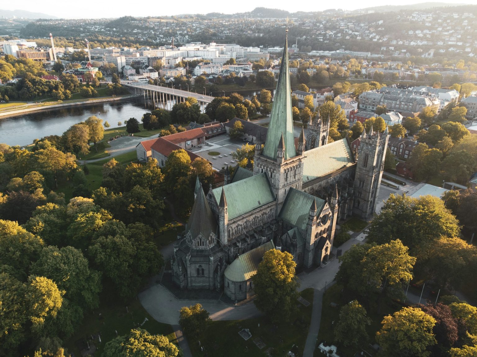Guide: Komme seg fra Værnes til Trondheim: den enkle veien inn til byen ...